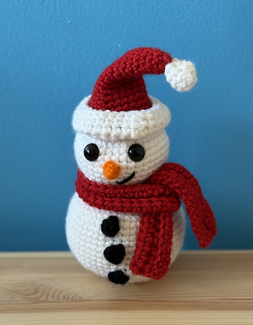 Ravelry: Snow Ho Ho pattern by Sammich Stitches