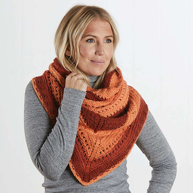 Ravelry: Hooded Triangle Cozy pattern by Sandi Prosser