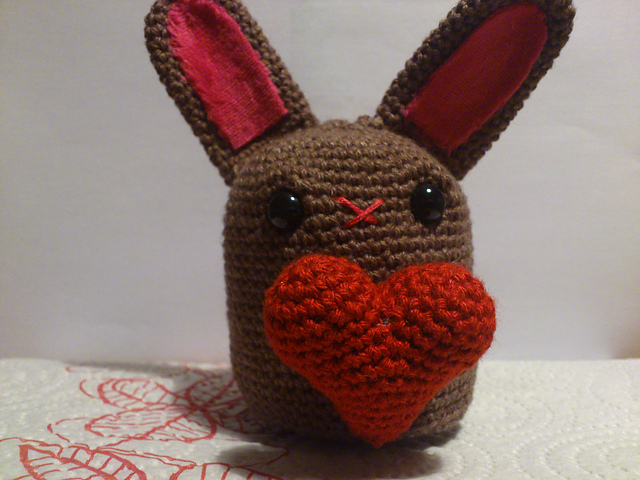 Ravelry: Valentines day rabbit pattern by Sandra Magnusson