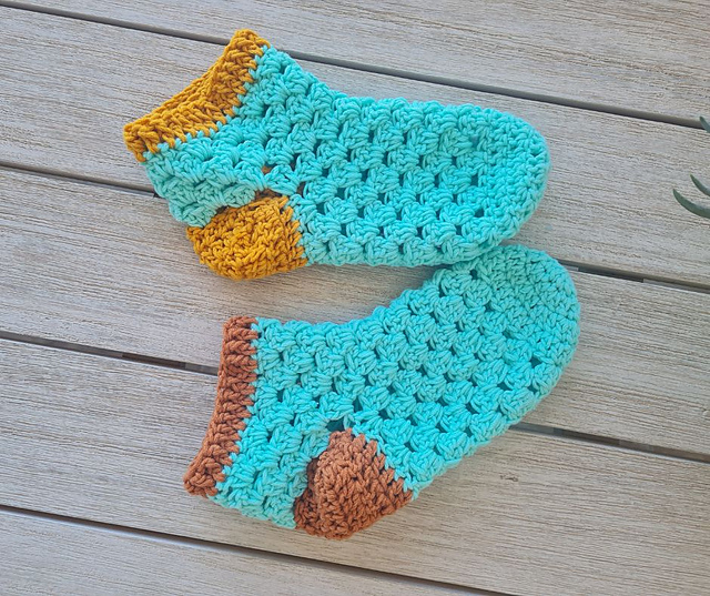 Ravelry: Granny Stitch Slippers pattern by Sandra Regev