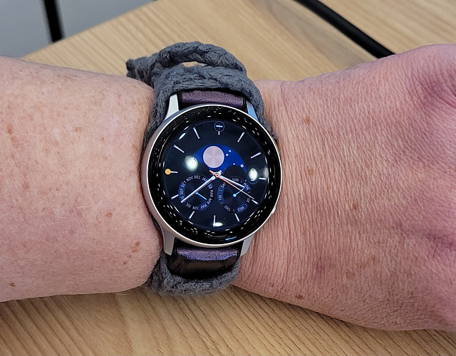 Ravelry: SmartWatch Sleeve pattern by Cheryl Doebler