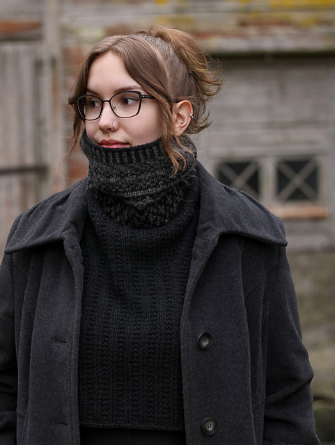 Ravelry: Shadow pattern by Sanni Pauliina