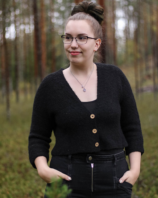 Ravelry: Piano Black pattern by Sanni Pauliina