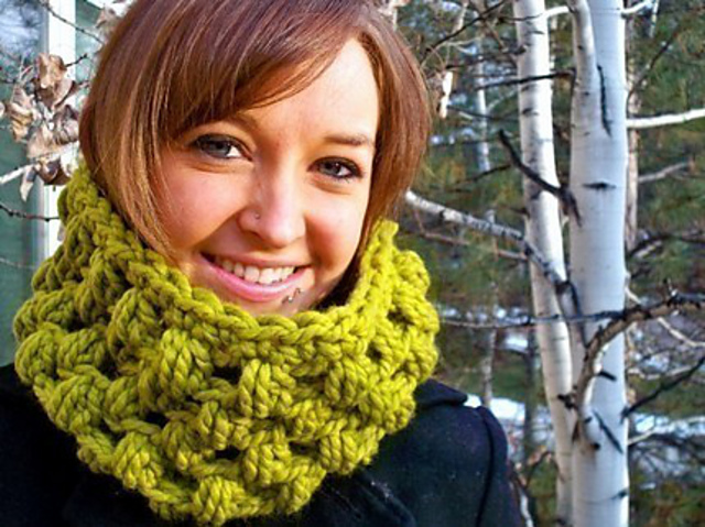 Ravelry: The Sans Limites Cowl pattern by Sara Dudek