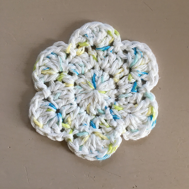 Ravelry: Flower Scrubbie pattern by Maria Naasko