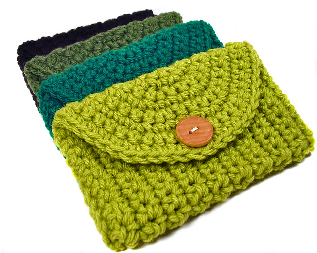 Ravelry: Wallet / iPod / Cell Phone / iPhone Case pattern by Sarah Coffey