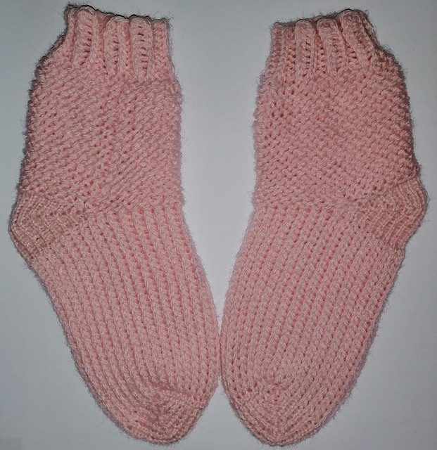 Ravelry: Garter Stitch Cuff pattern by Sarah Mühlstädt