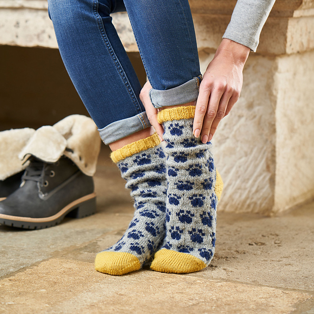 Ravelry: Pawfect Pair pattern by Louise Smith