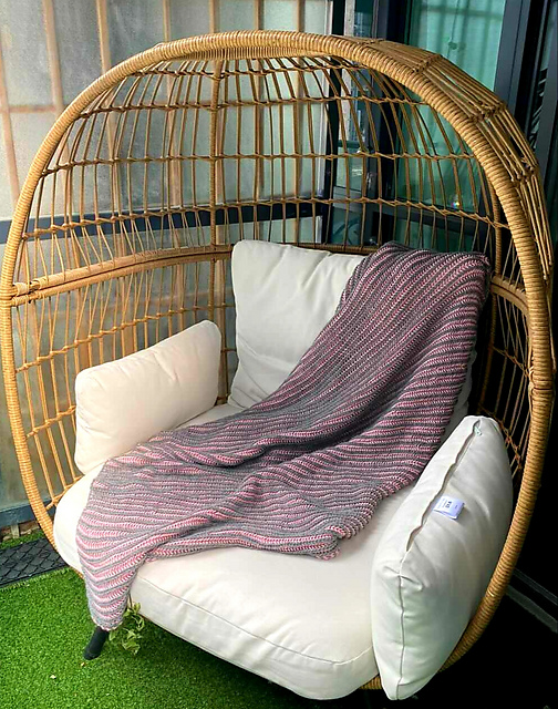 Ravelry: Two Colour Rib Blanket pattern by Sarah Carmichael