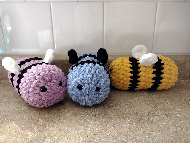 Ravelry: Buzzly the Bee pattern by Sarah Kinney