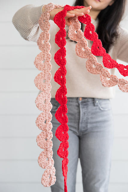Ravelry: String of Hearts Crochet Garland pattern by Delia Creates