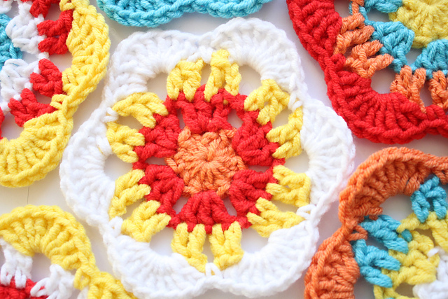 Ravelry: The Happy Motif pattern by A la Sascha