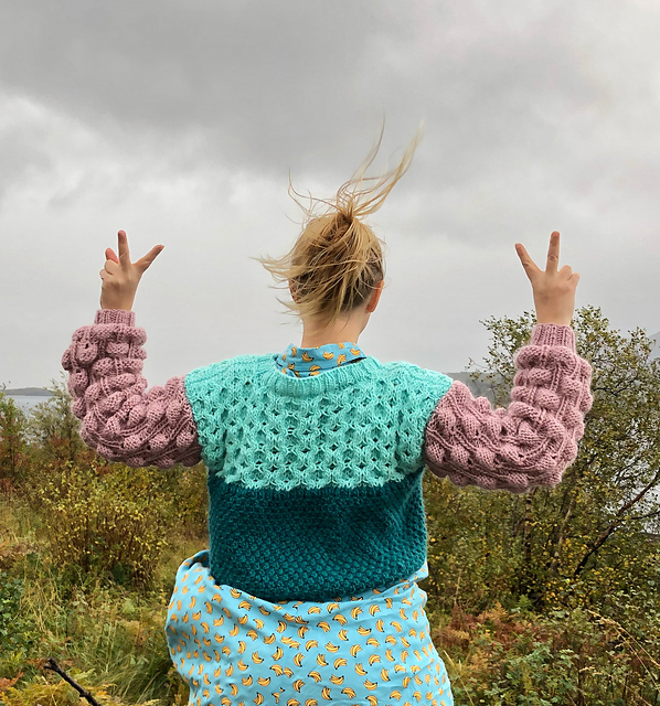 Ravelry: CrazyBananaSweater pattern by Isabel Hansen