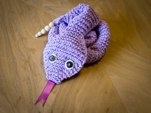 Ravelry: Knit Snake Scarf pattern by Savla Levi
