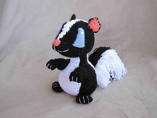 Ravelry: Skunk pattern by Christine Lucas
