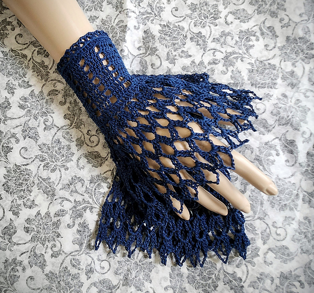 Ravelry: Victorian Striped Wrist Cuffs pattern by Ruth Cohen