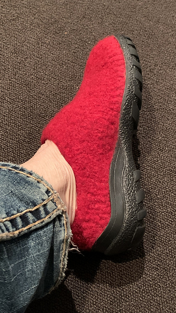 Ravelry: Scoopygogo's Felted clogs with soles