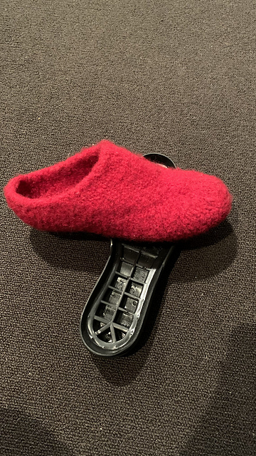 Ravelry: Scoopygogo's Felted clogs with soles