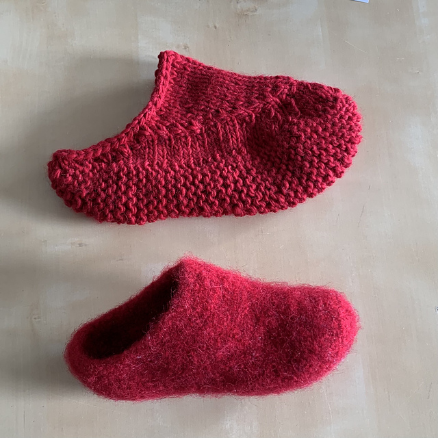 Ravelry: Scoopygogo's Felted clogs with soles