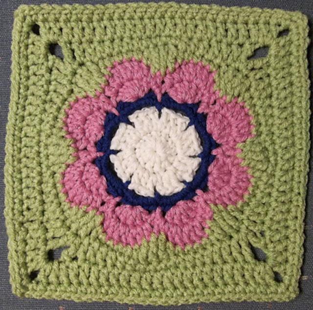 Ravelry: Flower Grannie pattern by Andrea Harrison