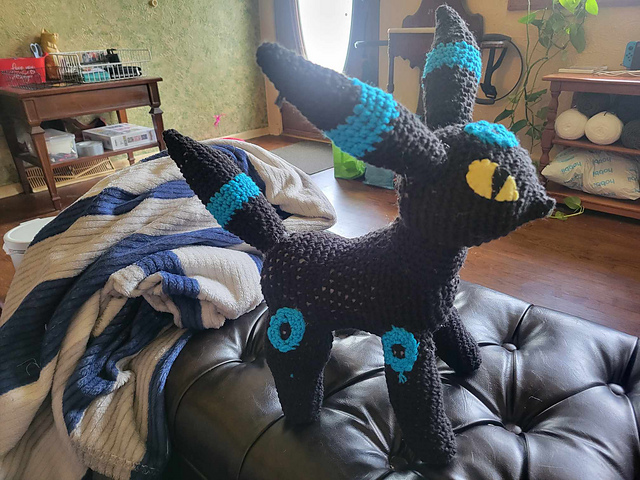 Ravelry: 197 Umbreon pattern by Ash Frost