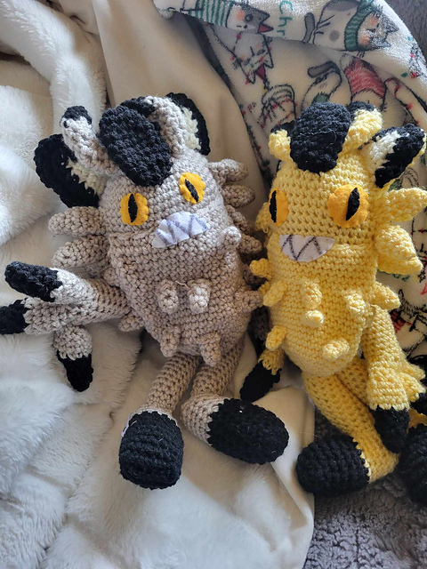 Ravelry: 052 Galarian Meowth pattern by Ash Frost
