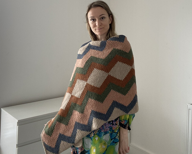 Ravelry: Caesar Wrap pattern by Miroslava Mihalkova