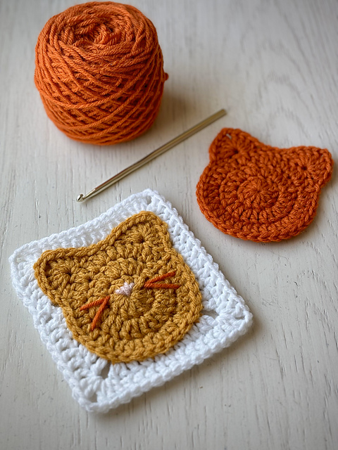 Ravelry: Cat Granny Square pattern by Lara Serbousek