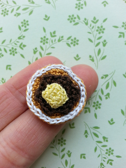 Ravelry: Scrapbuster Crochet Pancake Hair Clippie pattern by ...