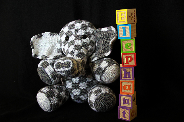 Ravelry: Checkered Elephant pattern by Tiffanie Aylesworth