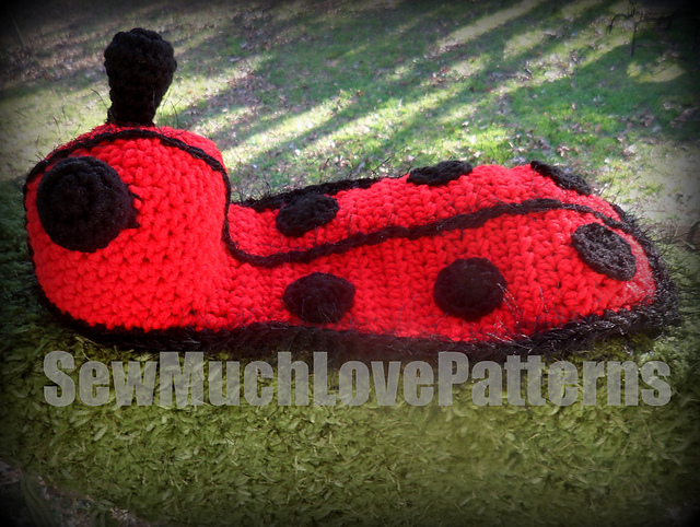 Ravelry: Lady Bug Cape pattern by April Hudson