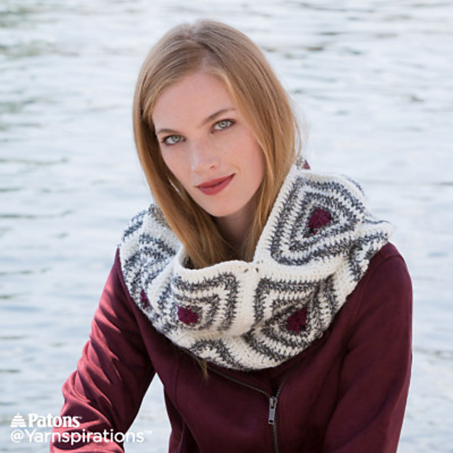 Ravelry: Radiating Triangles Cowl pattern by Emily Berney