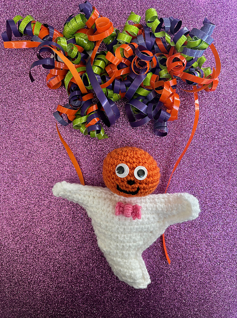 Ravelry: Gourdy Ghost pattern by Shanaya G