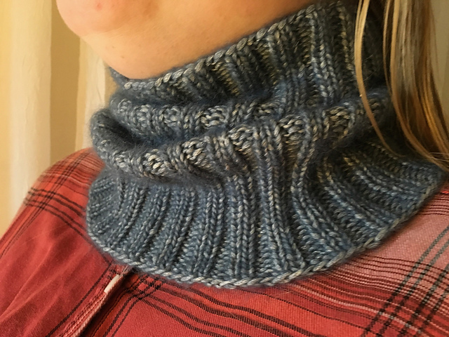 Ravelry: Hug pattern by Sharon Mooney