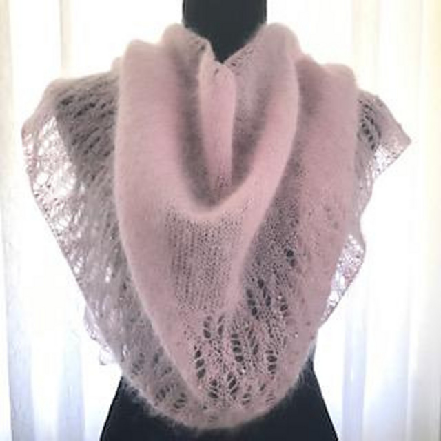 Ravelry: Beth pattern by Sharon Mooney