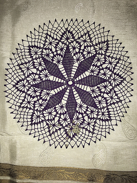 Ravelry: Ecru Daisy Doily pattern by Glendola Hodges