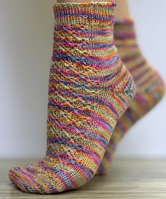 Ravelry: Interconnection pattern by Sheila Bond