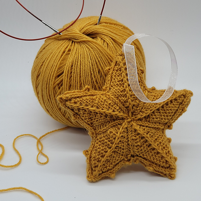 Ravelry: Twinkle Star (three Ornaments) pattern by Shelley Cormick
