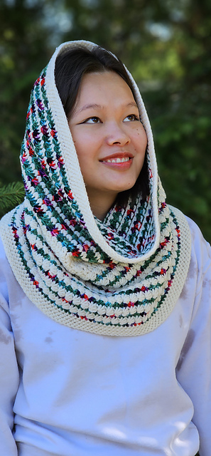 Ravelry: Flowers and Stars Cowl pattern by Dinh Designs
