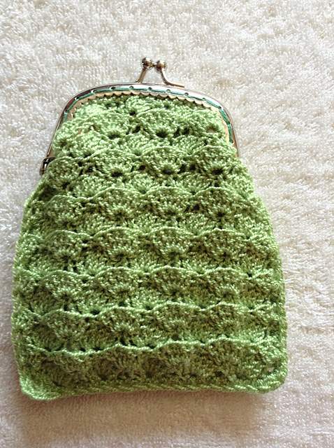 Ravelry: Shell Stitch Coin Purse pattern by Sherry Pitts