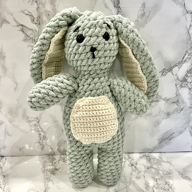 Ravelry: Fuzzy Bunny pattern by Sheena Jensen