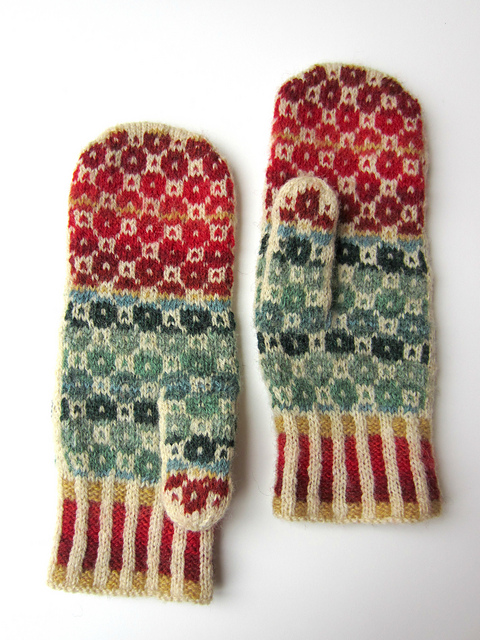Ravelry: Silkesauen's Blomekrans - flower mittens *test knit*