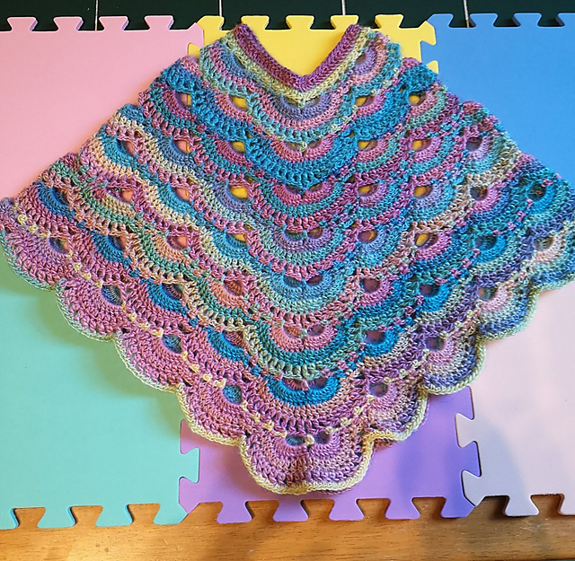 Ravelry: Silvi3's Virus Poncho / Two Corner child size