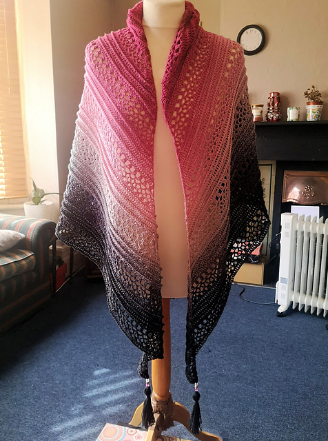 Ravelry: Silvi3's This Is Me Shawl in Night Time Bubbles