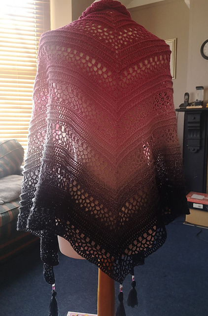 Ravelry: Silvi3's This Is Me Shawl in Night Time Bubbles