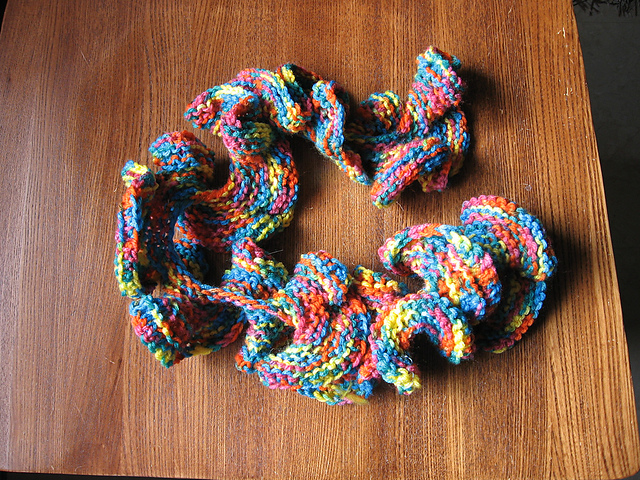 Ravelry: Curly scarf pattern by Vicki Mikulak