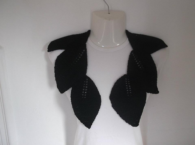 Ravelry: Scarf - Black Leaves pattern by Pattern Studio