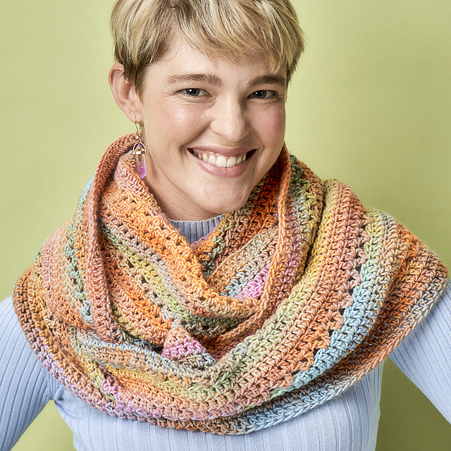 Ravelry: Autumn Cowl pattern by Becky Skuse