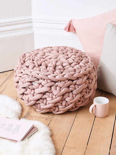 Ravelry: Pouffe pattern by Sarah Shrimpton