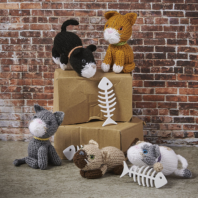 Ravelry: Pocket Cats pattern by Amanda Berry